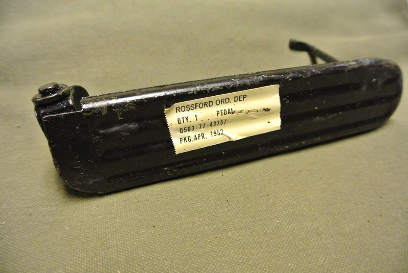 PEDAL ACCELERATOR W/HINGE AND LINK ASSY - HMKSHOP - Depot Moane